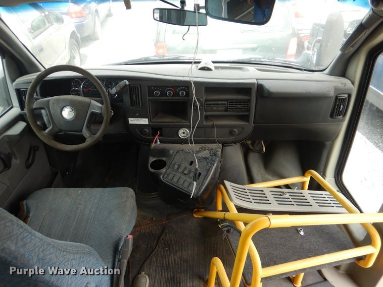 2010 Chevrolet Express G4500 shuttle bus in Muskogee, OK | Item HJ9918 ...