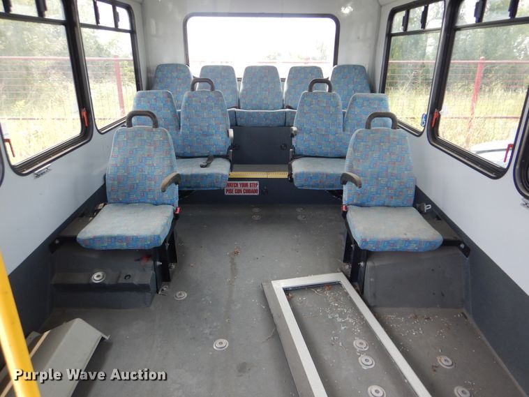 2010 Chevrolet Express G4500 shuttle bus in Muskogee, OK | Item HJ9918 ...