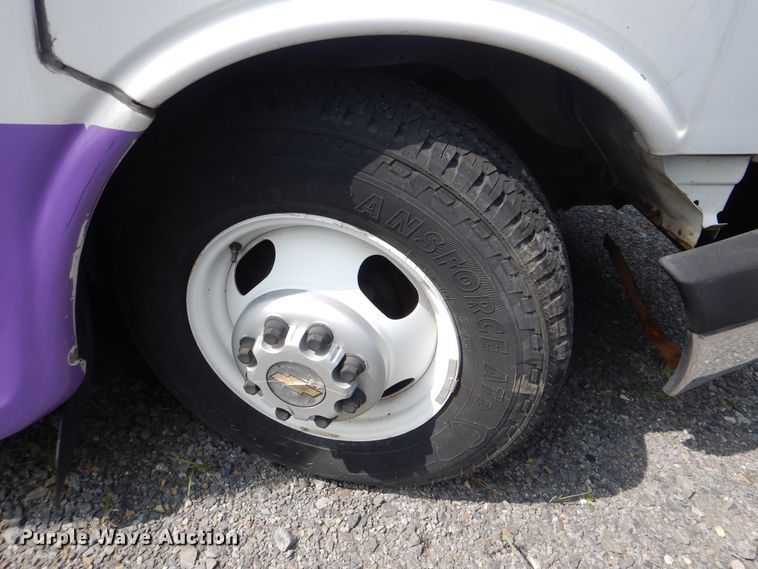 2010 Chevrolet Express G4500 shuttle bus in Muskogee, OK | Item HJ9918 ...