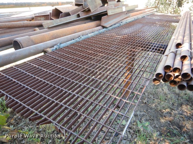 Smooth bar steel grating in Shamrock, OK | Item HJ9928 sold | Purple Wave
