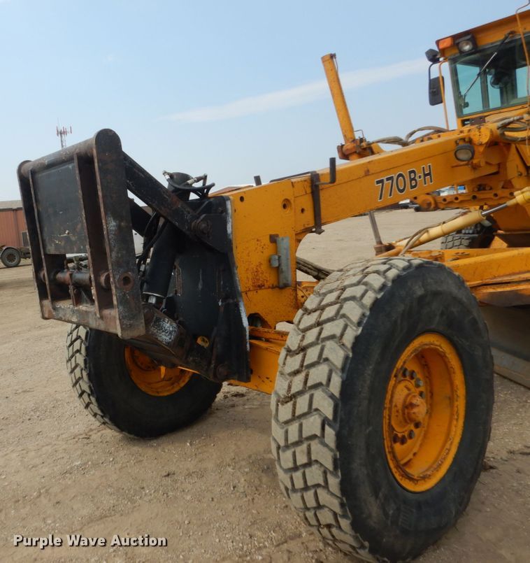 1991 John Deere 770BH motor grader in Pierre, SD | Item DC8941 sold ...