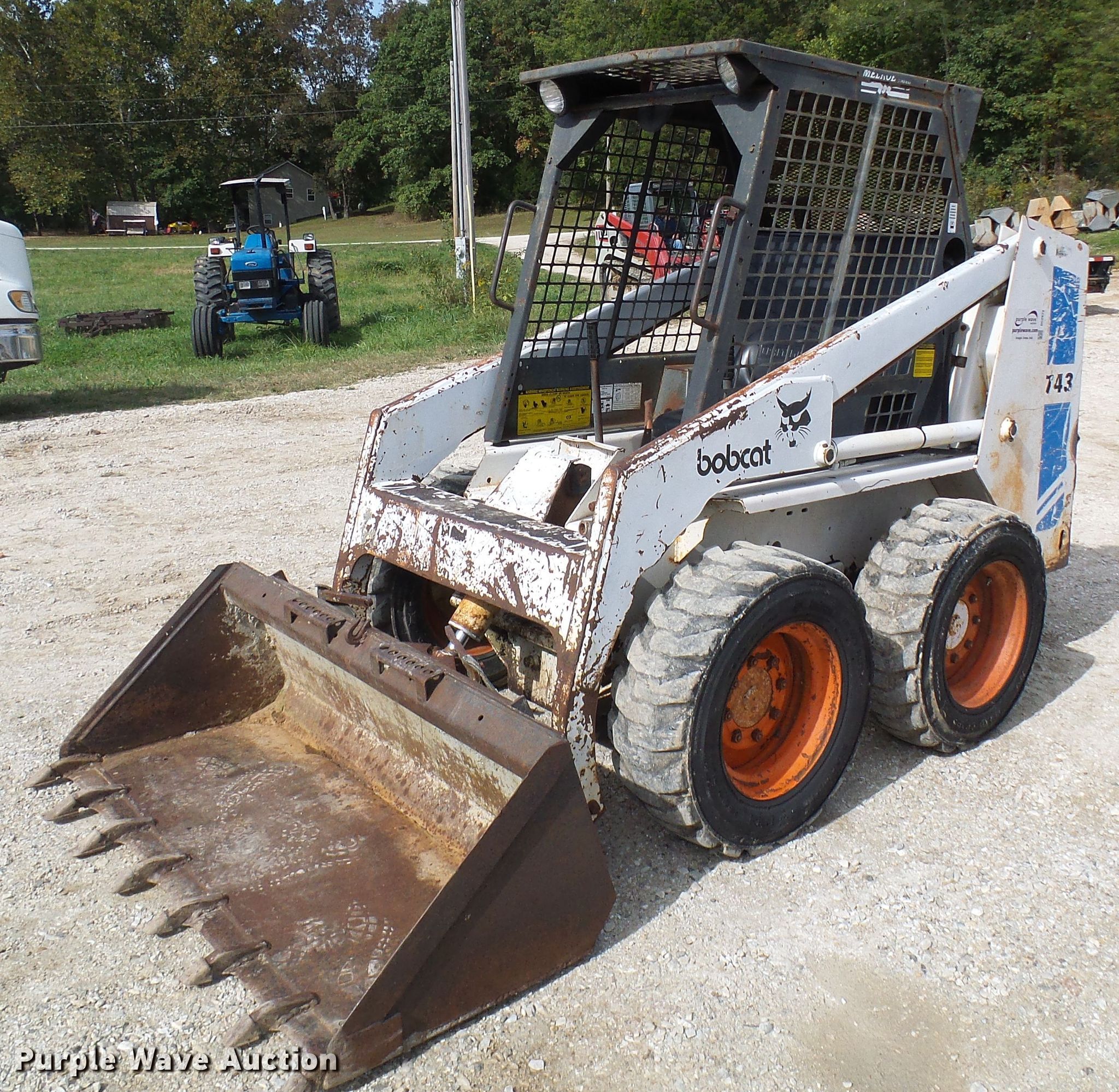 1988 Bobcat 743 skid steer loader in Tebbetts, MO | Item DC2973 sold ...
