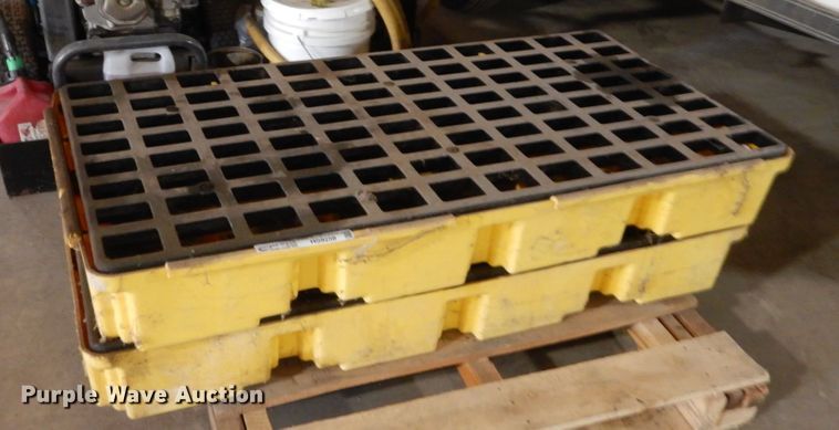(2) oil containment pans in Des Moines, IA | Item HS9258 sold | Purple Wave