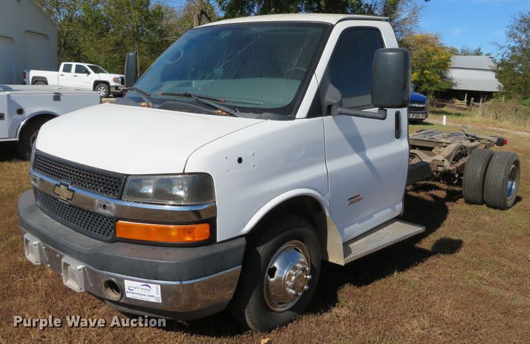 2010 Chevrolet Express G4500 cab and chassis in Perryville, MO | Item ...