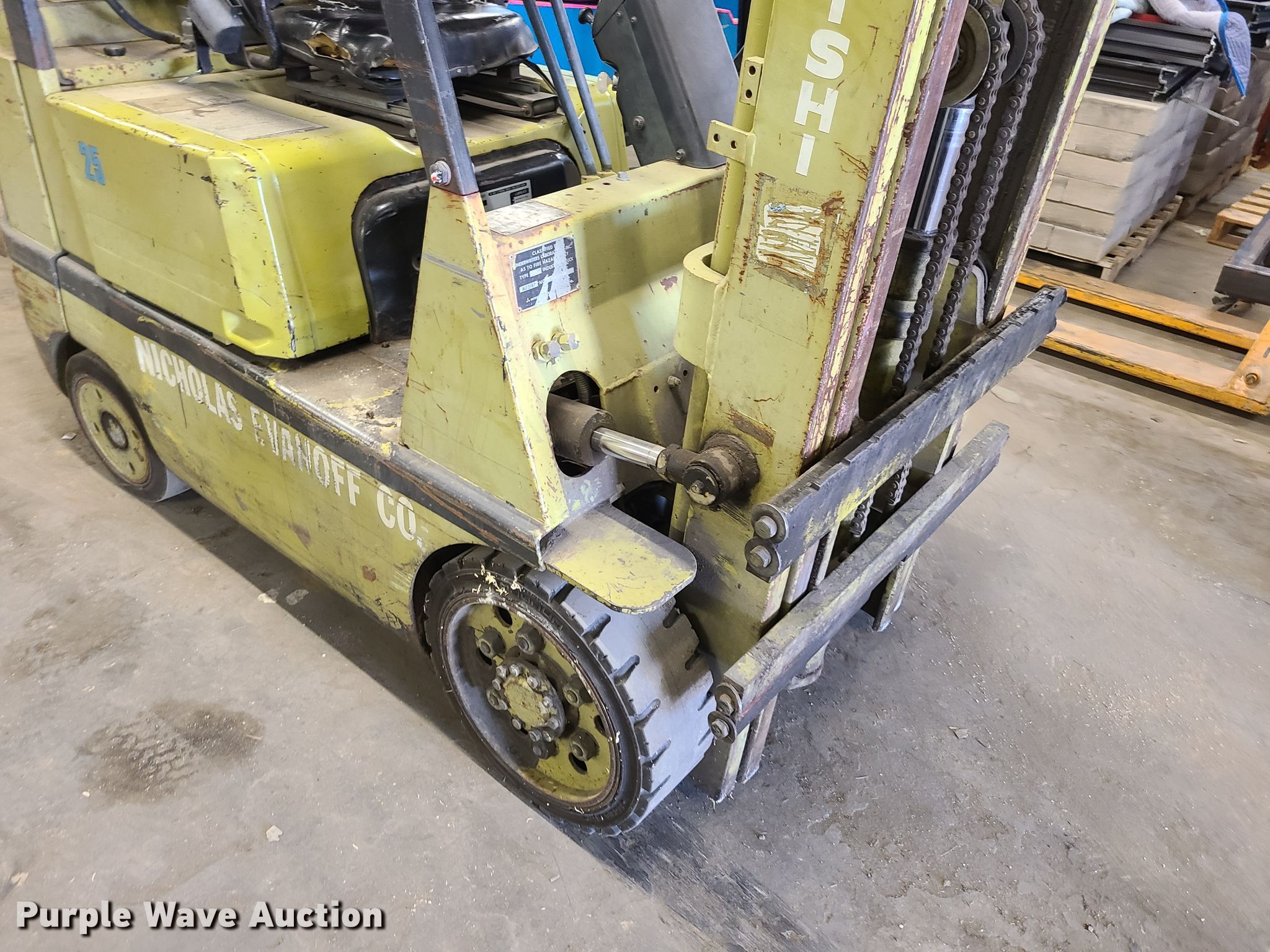 Mitsubishi FGC25 forklift in Kansas City, MO | Item GB9007 sold ...