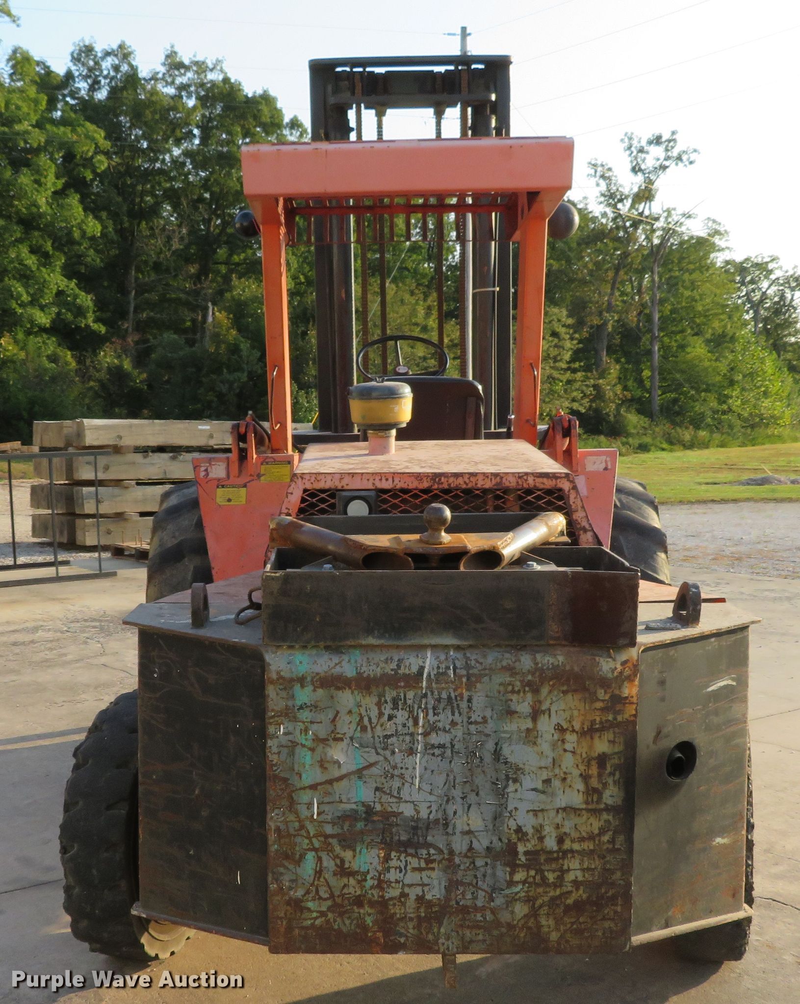 Trak International 642 forklift in Camdenton, MO | Item GR9838 sold ...