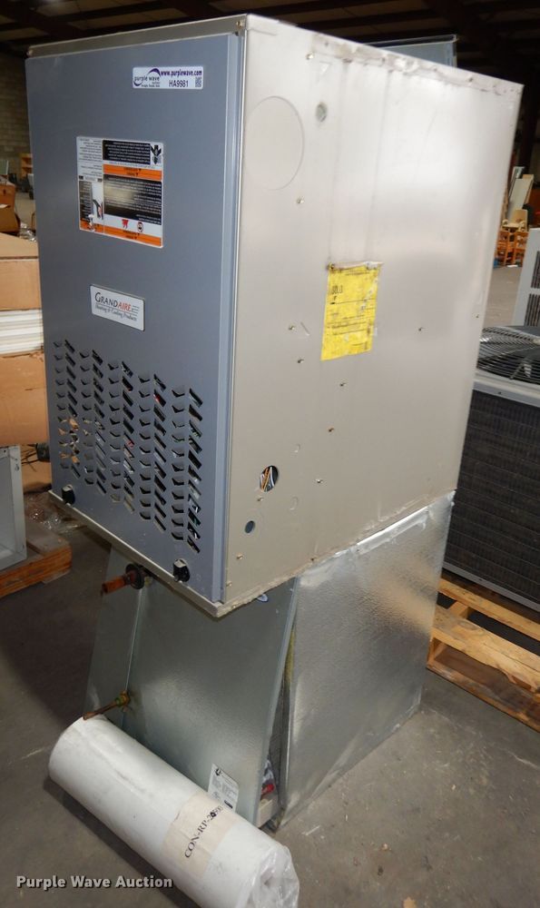 GradAire heat and cool unit in Manhattan, KS | Item HA9981 sold ...