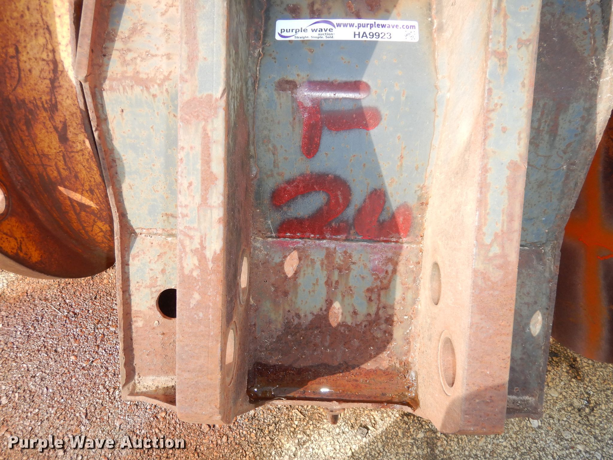 Ford 24"W backhoe bucket in Kansas City, KS | Item HA9923 sold | Purple ...