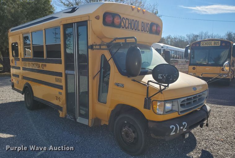 2001 Ford Econoline E450 Super Duty Blue Bird school bus in Concordia ...
