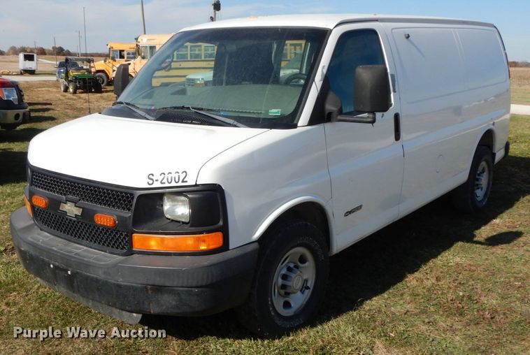 2005 Chevrolet Express 2500 van in Bethel, MO | Item FG9673 sold ...