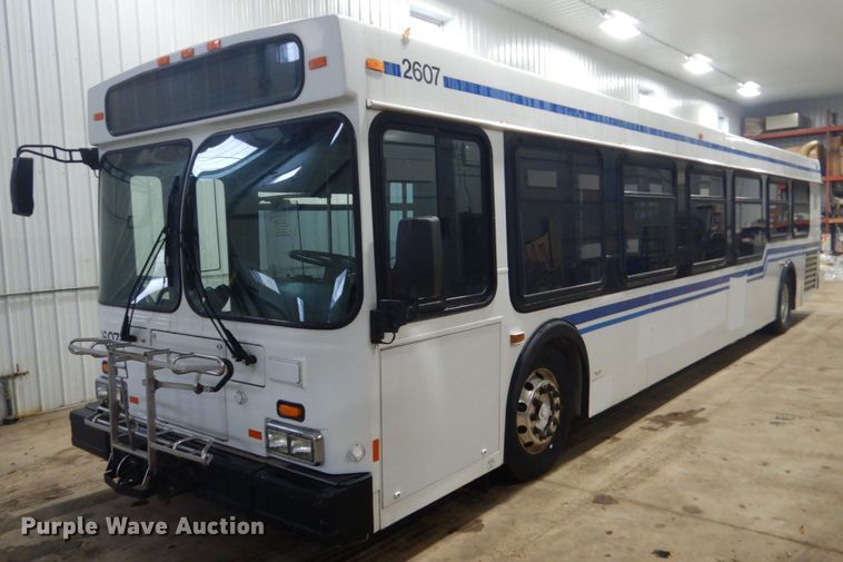 2006 New Flyer D40LF shuttle bus in Hutchinson, MN | Item HS9380 sold ...