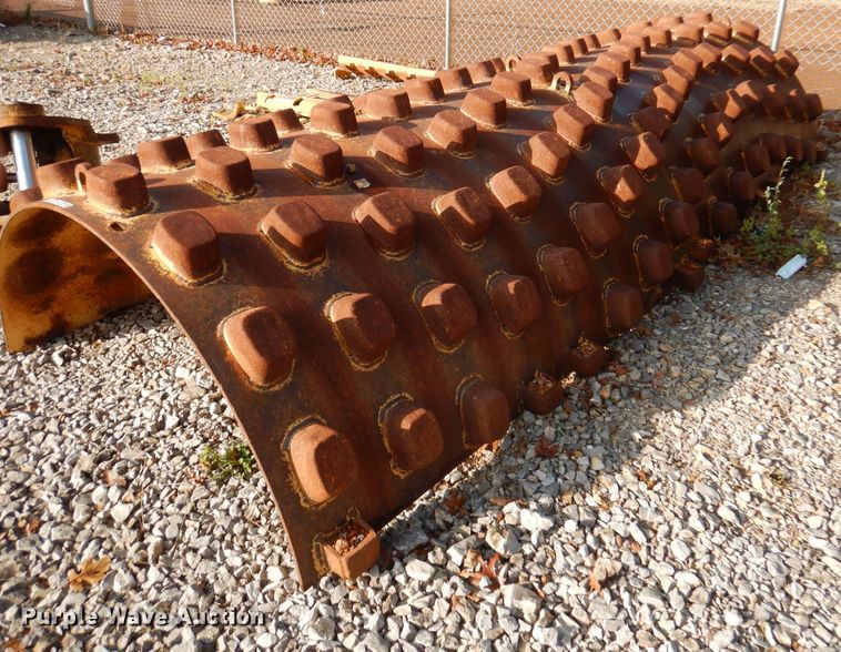 84"W padfoot shell kit in Rogers, AR | Item DY9555 sold | Purple Wave