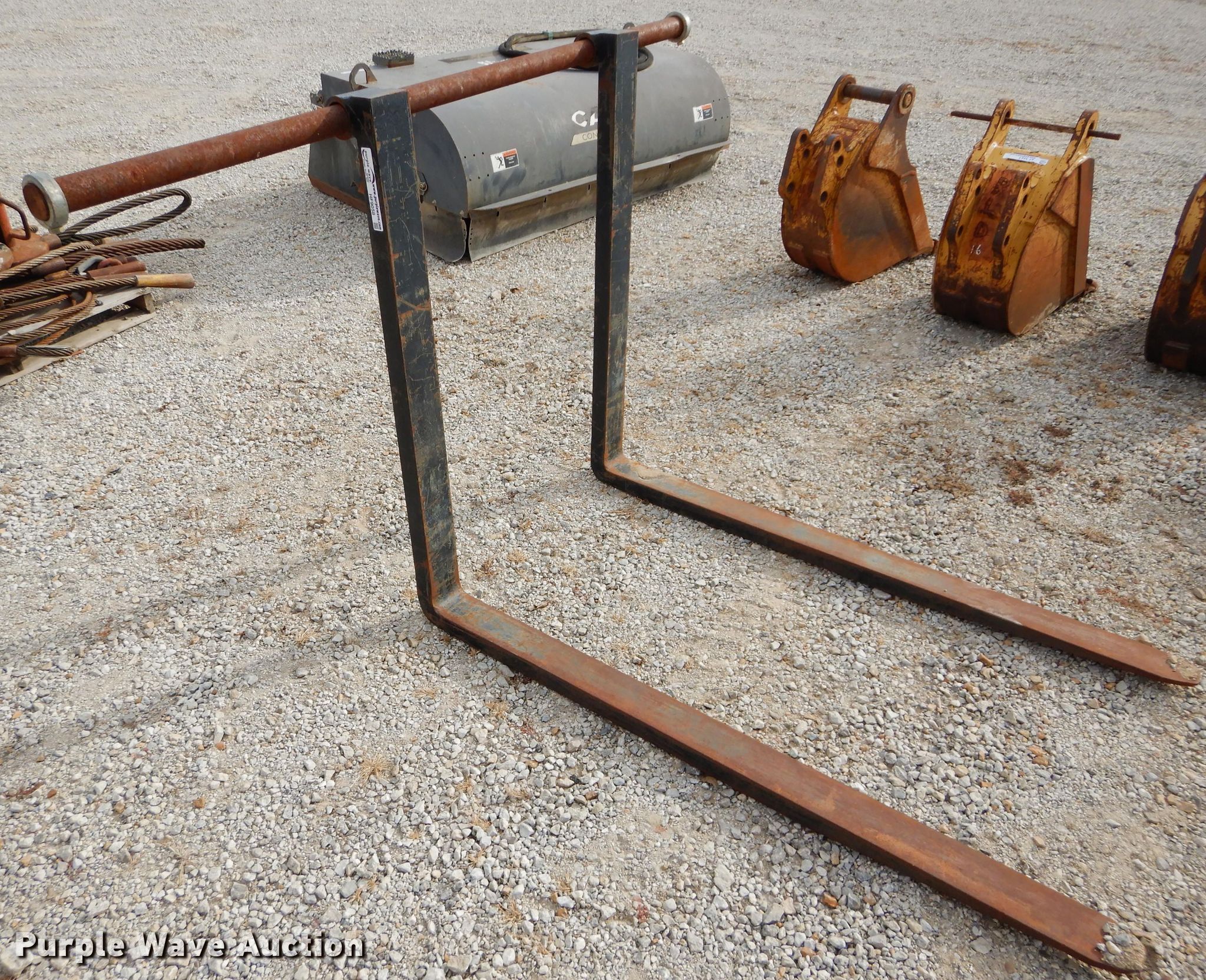 Arrow backhoe forks in De Soto, KS | Item HF9058 sold | Purple Wave