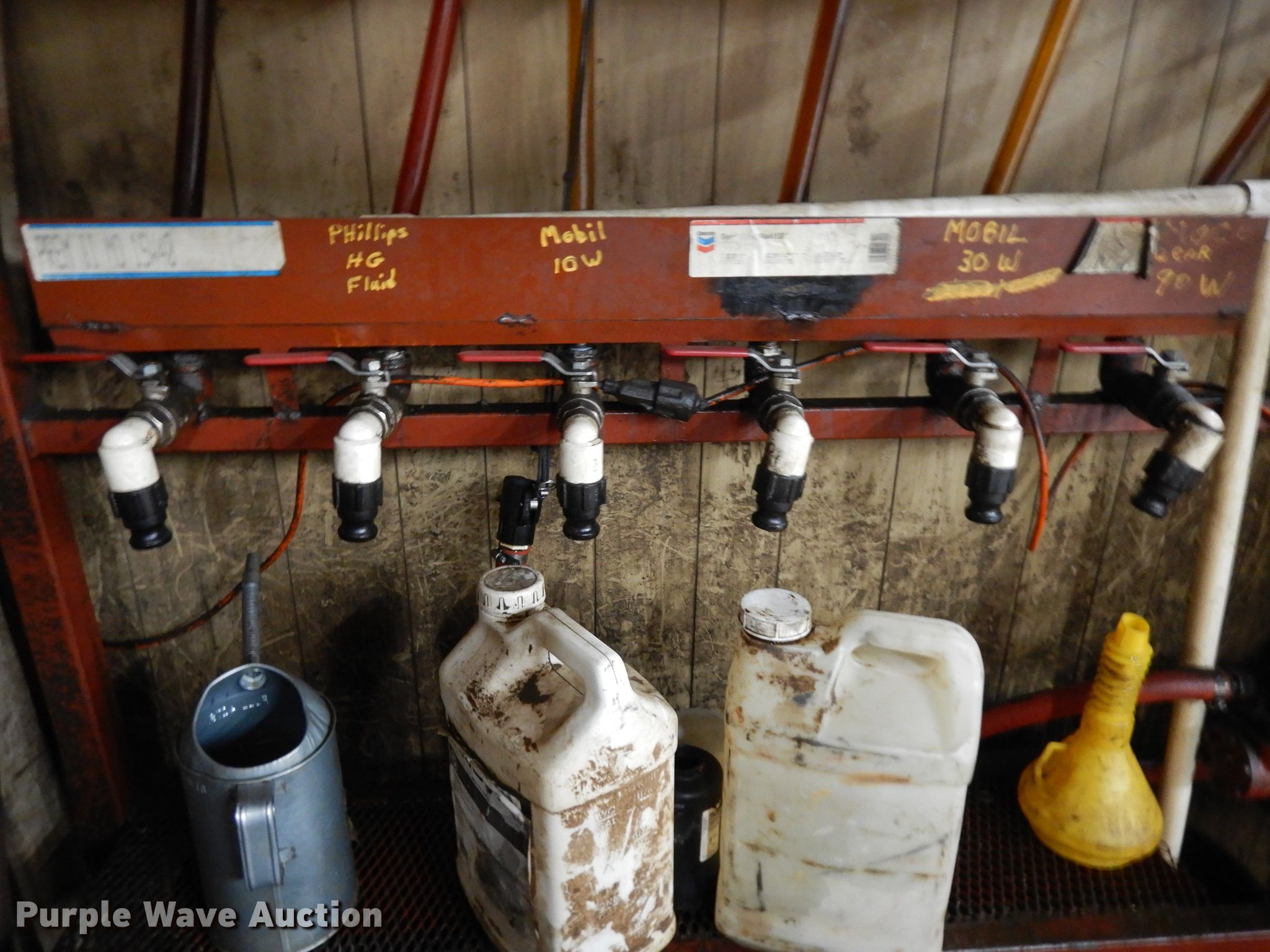 Oil barrel stand in Hugoton, KS | Item GR9306 sold | Purple Wave