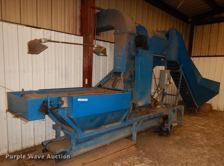 Pecan nut hustler cleaner in Chetopa, KS | Item GJ9560 sold | Purple Wave