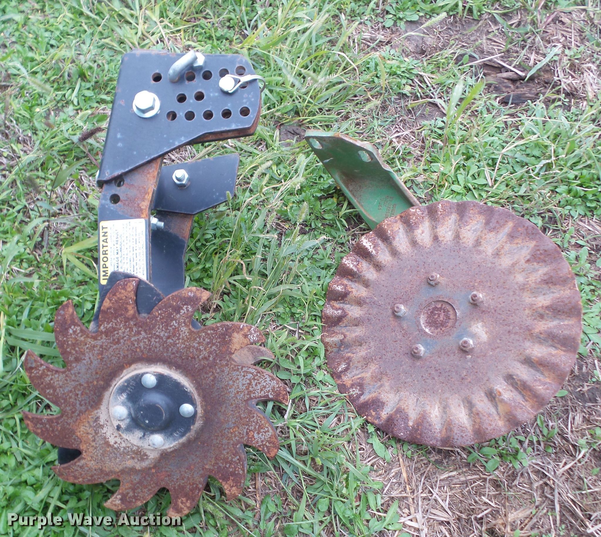 (24) Yetter row cleaners in Earlham, IA | Item HF9721 sold | Purple Wave