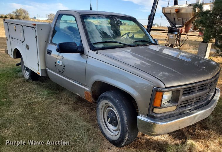 2000 Chevrolet C2500 utility bed pickup truck in Plainville, KS | Item ...