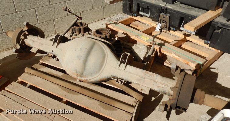 Ford F550 rear axle in Topeka, KS | Item HE9297 sold | Purple Wave