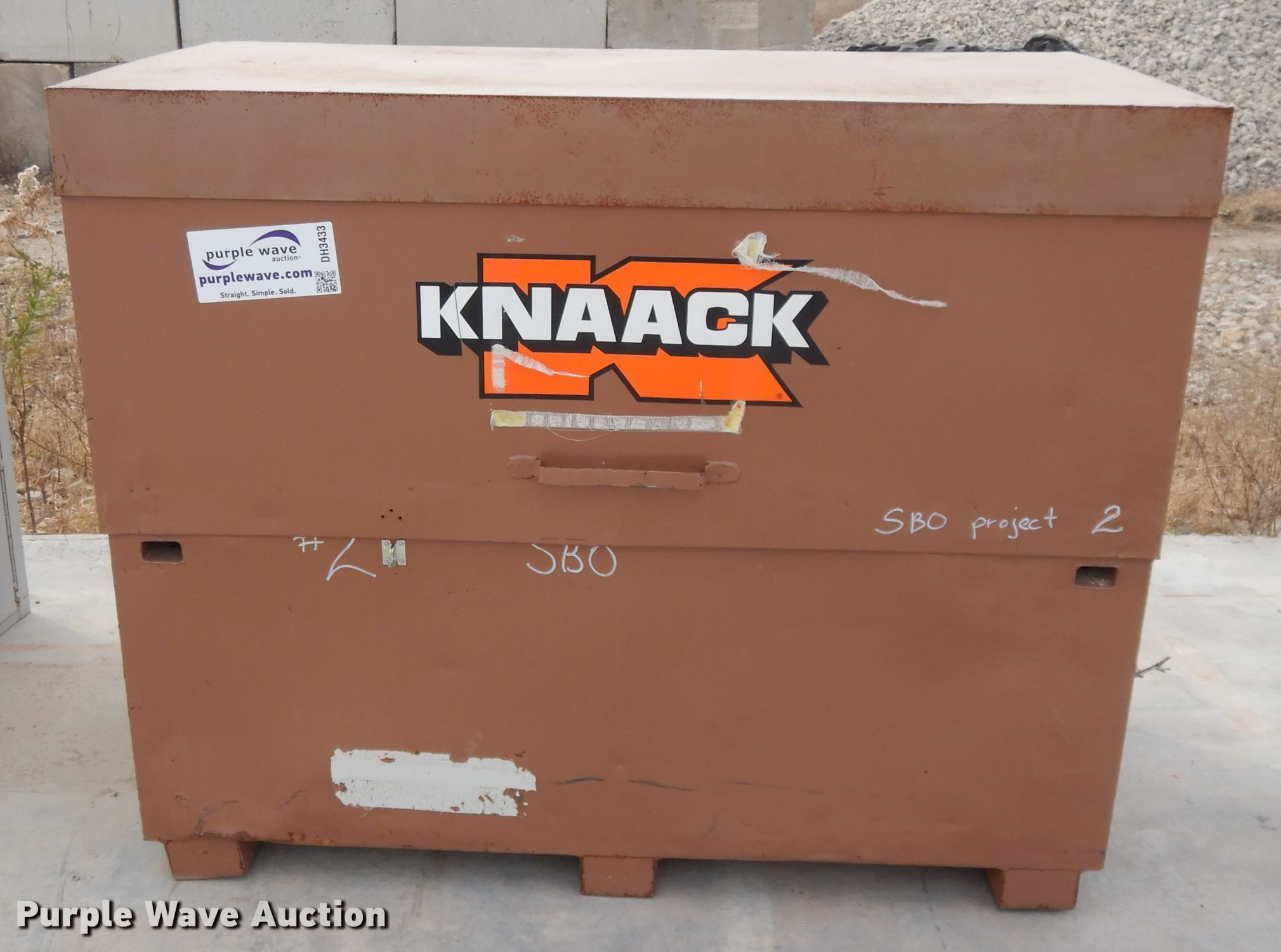 Knaack job box in Burlington, KS | Item DH3433 sold | Purple Wave