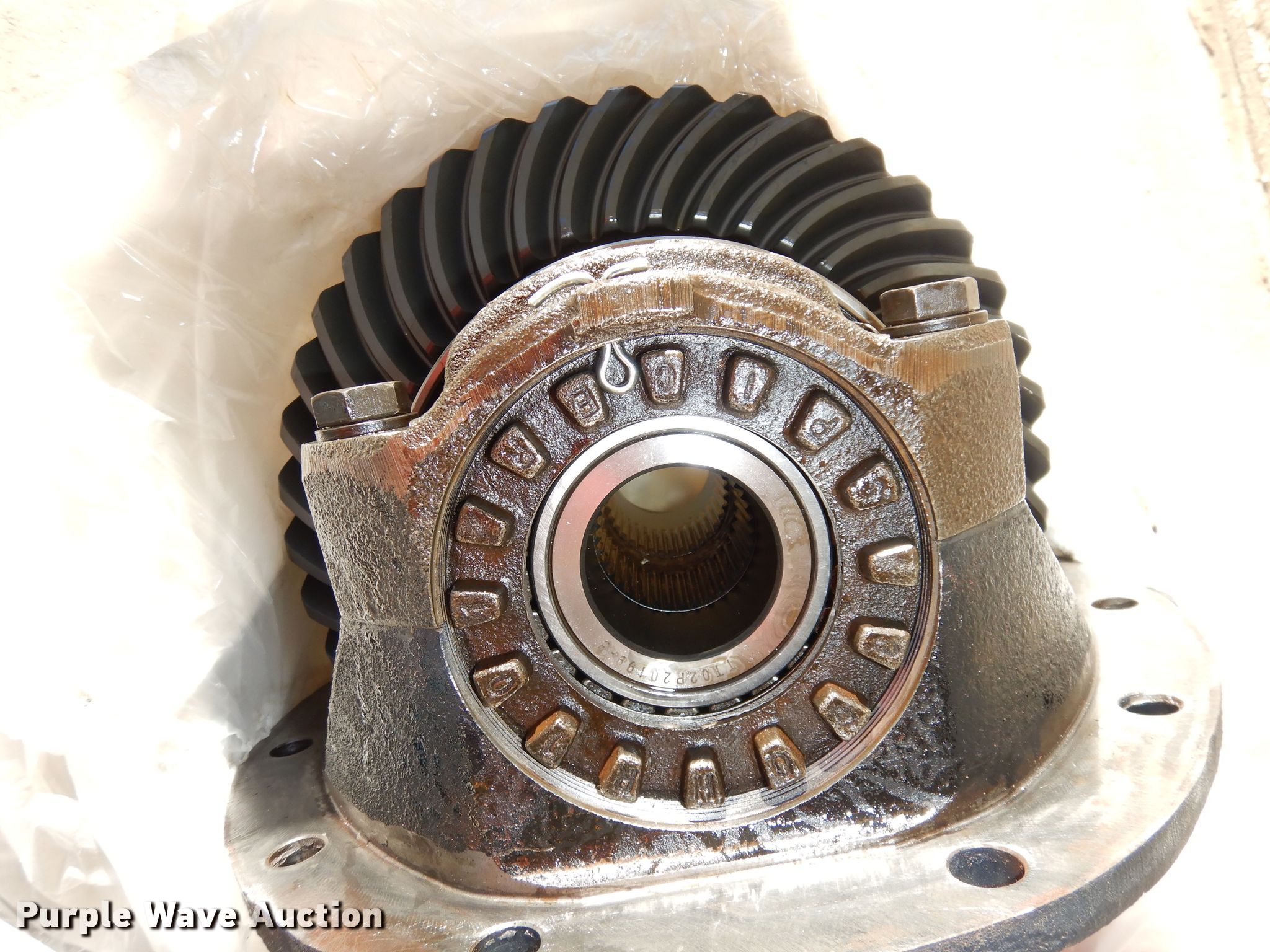 Ford F550 rear axle in Topeka, KS | Item HE9297 sold | Purple Wave