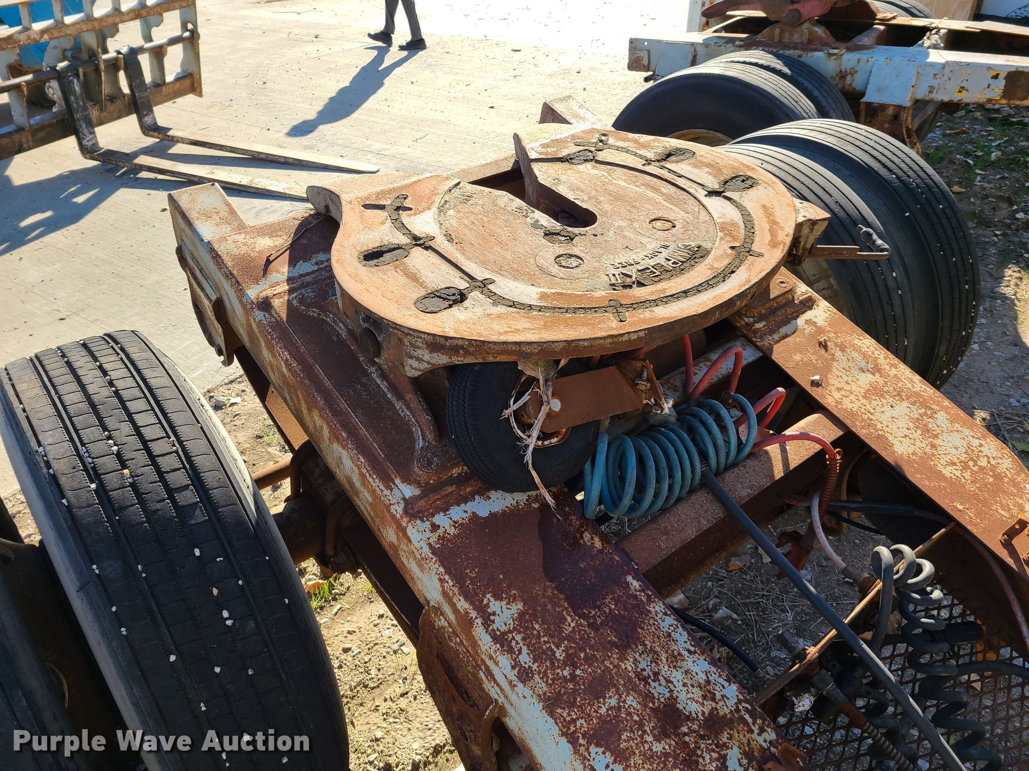 Strick trailer dolly in Kansas City, MO | Item HE9986 sold | Purple Wave