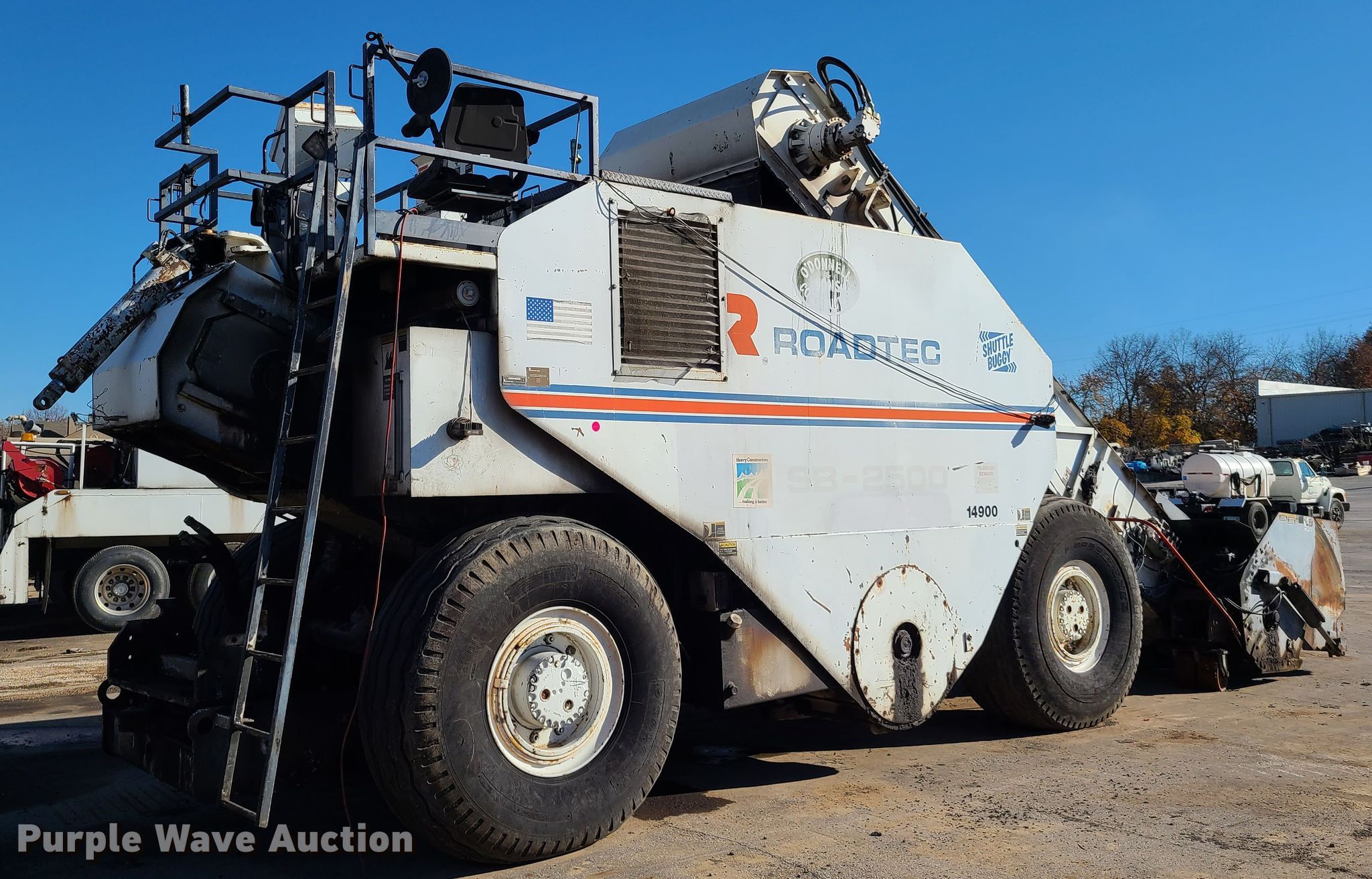 Roadtec SB2500 Shuttle Buggy material transfer vehicle in Overland Park ...