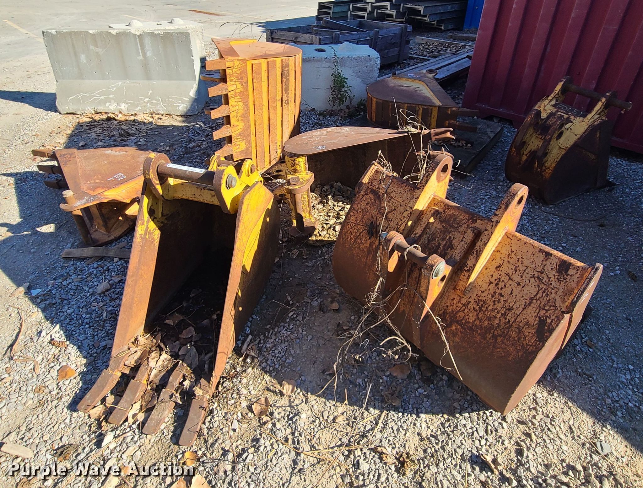 (7) Case backhoe buckets in Kansas City, MO | Item HE9989 sold | Purple ...