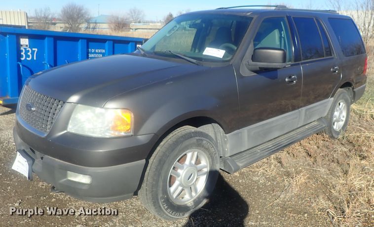 2004 Ford Expedition SUV in Newton, KS | Item DI7411 sold | Purple Wave