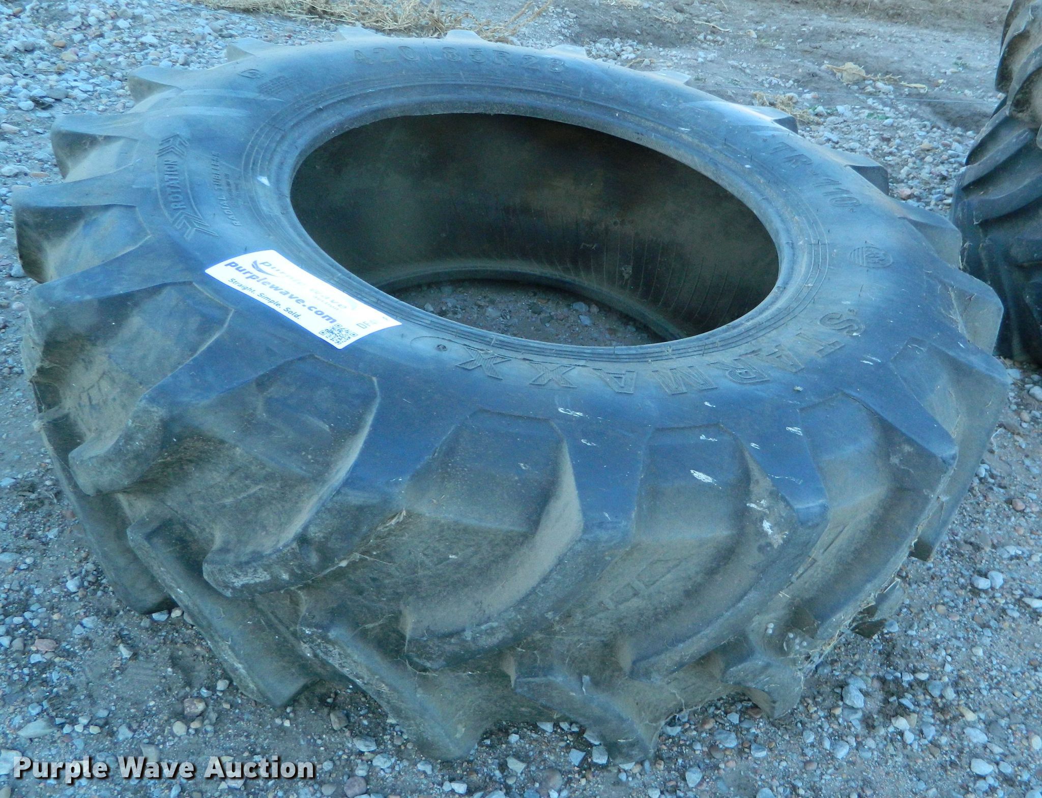 420/85R28 lug tire in Ellinwood, KS | Item DF4638 sold | Purple Wave