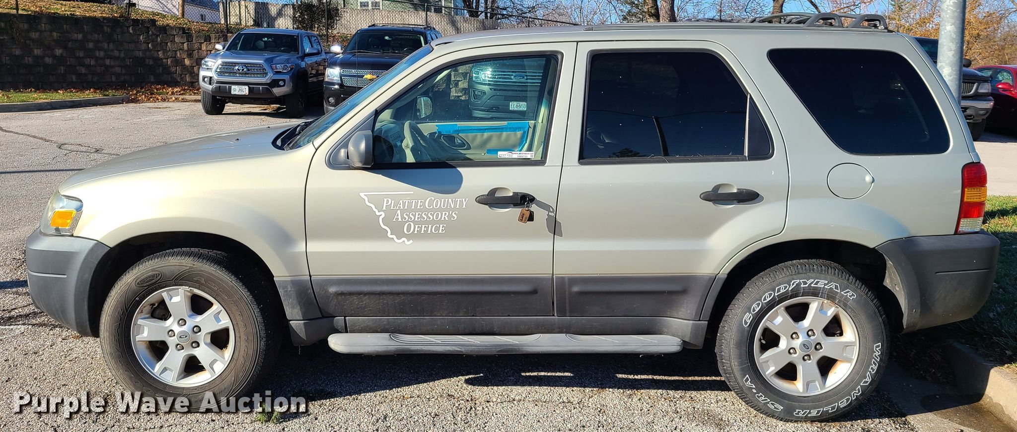 2006 Ford Escape SUV in Tracy, MO | Item HM9755 sold | Purple Wave