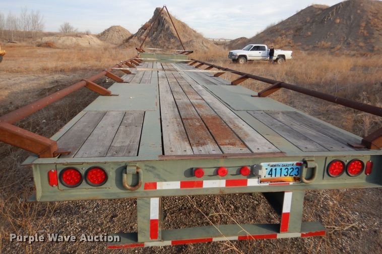 1984 Vulcan flatbed trailer in Washburn, ND | Item DC4506 sold | Purple ...