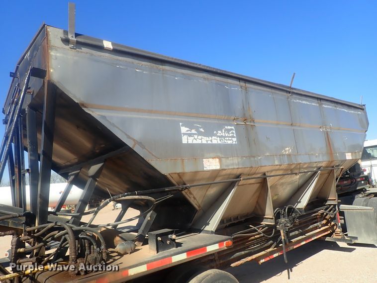 2000 Sun Manufacturing, Inc. fertilizer delivery trailer in Garden ...
