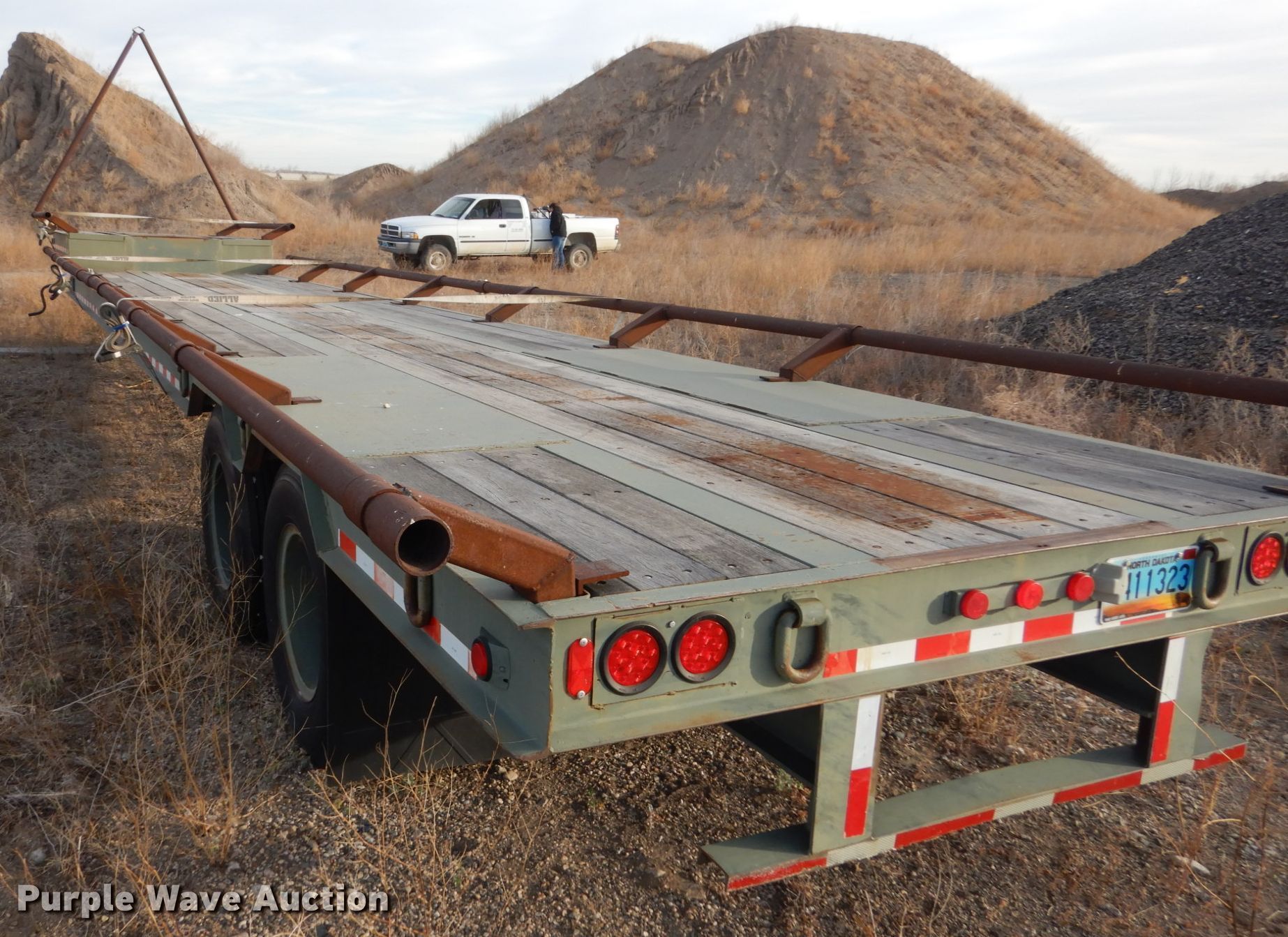 1984 Vulcan flatbed trailer in Washburn, ND | Item DC4506 sold | Purple ...