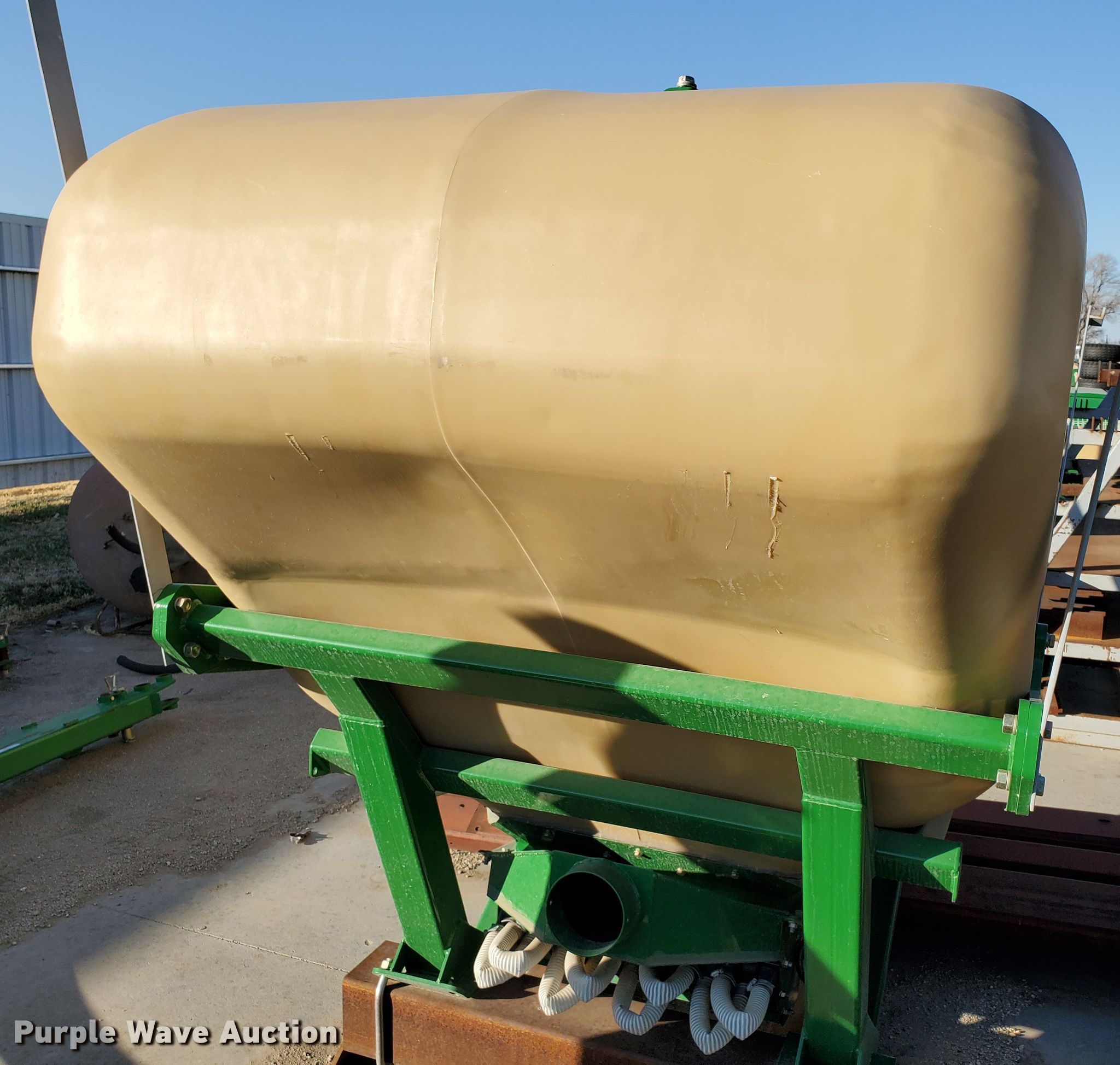 Great Plains seed hopper in Assaria, KS | Item HS9194 sold | Purple Wave