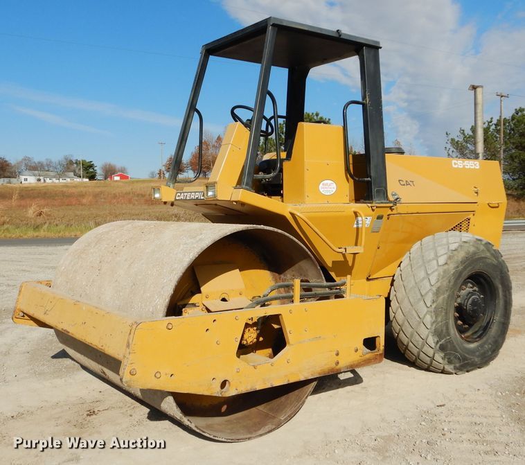 1986 Caterpillar CS553 vibratory single drum roller in Atchison, KS ...