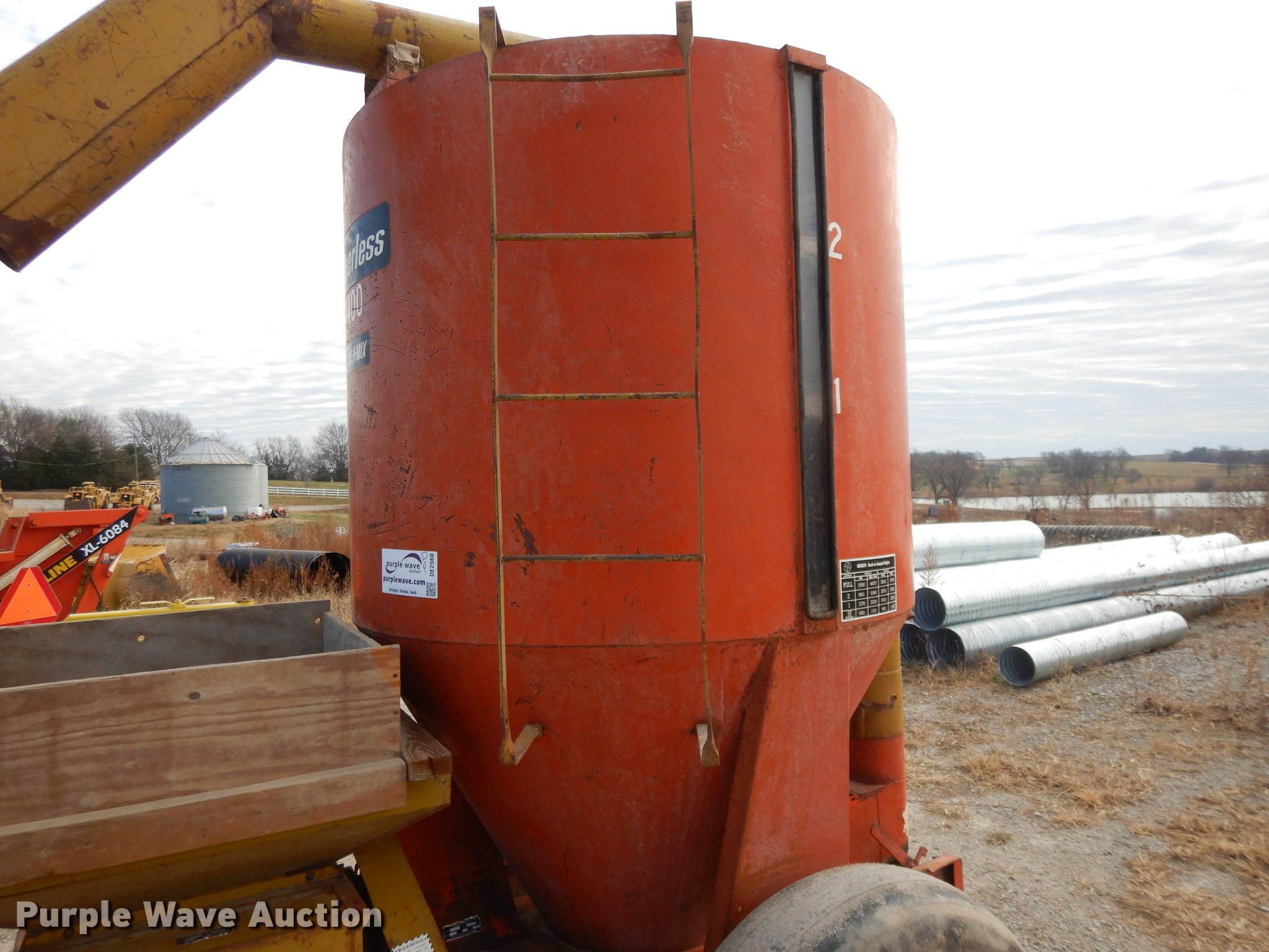 Peerless 400 Mil-N-Mix feed mixer/grinder in Atchison, KS | Item DE2560 ...