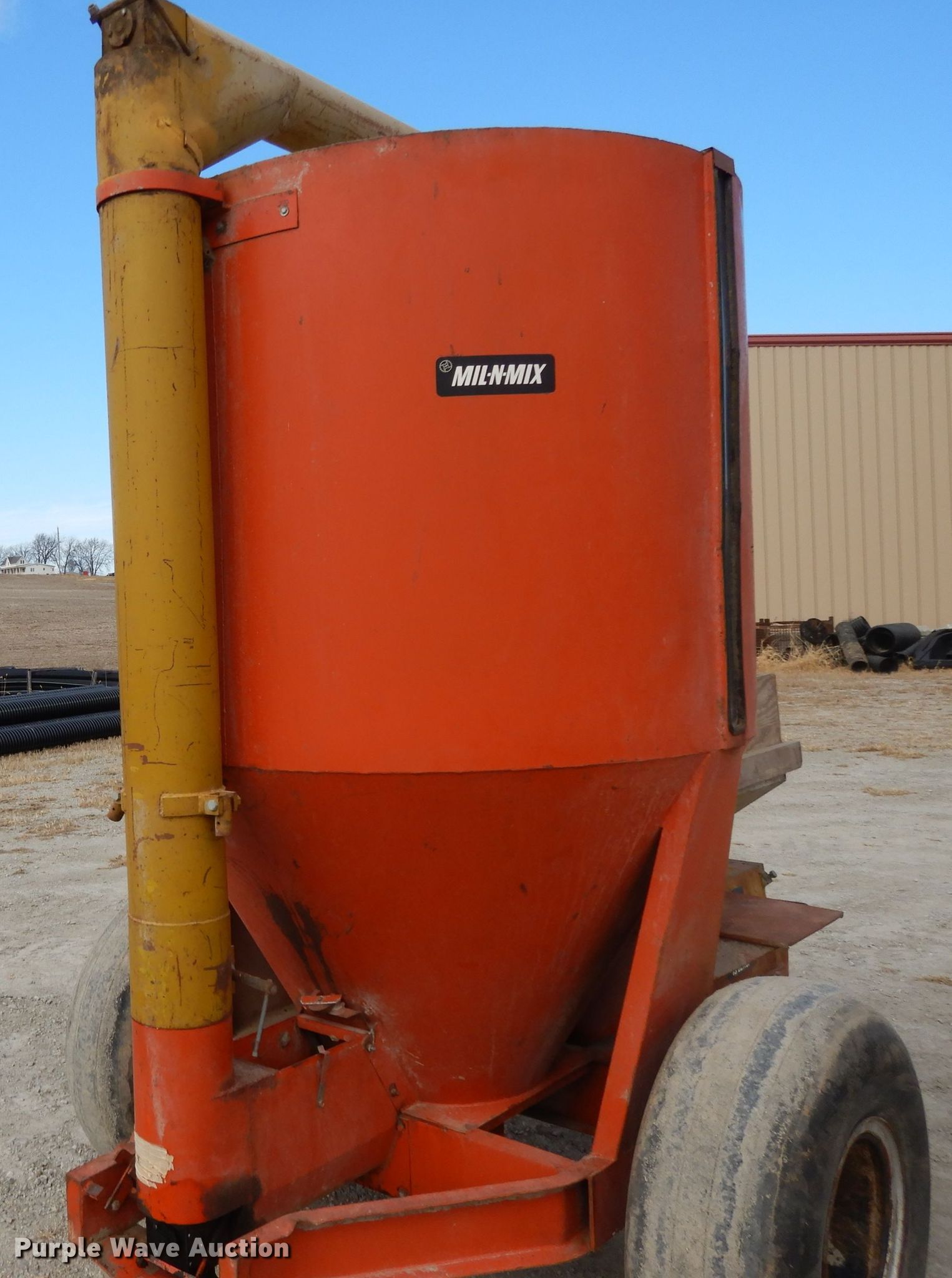 Peerless 400 Mil-N-Mix feed mixer/grinder in Atchison, KS | Item DE2560 ...