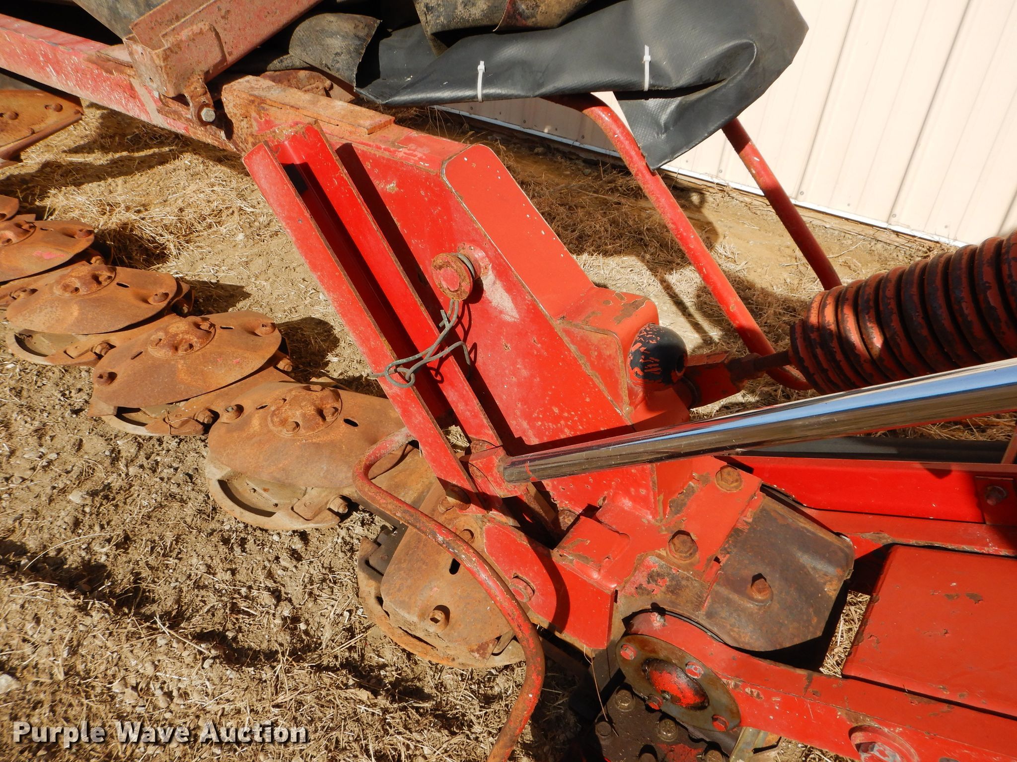 New Holland 617 disc mower in Atchison, KS | Item HF9124 sold | Purple Wave