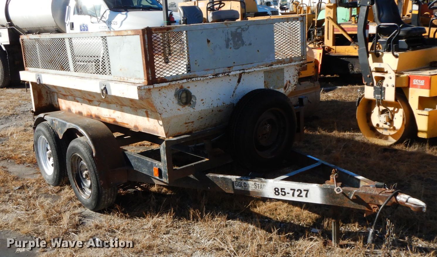 1993 Gold Star dump trailer in Palmyra, MO | Item HP9092 sold | Purple Wave