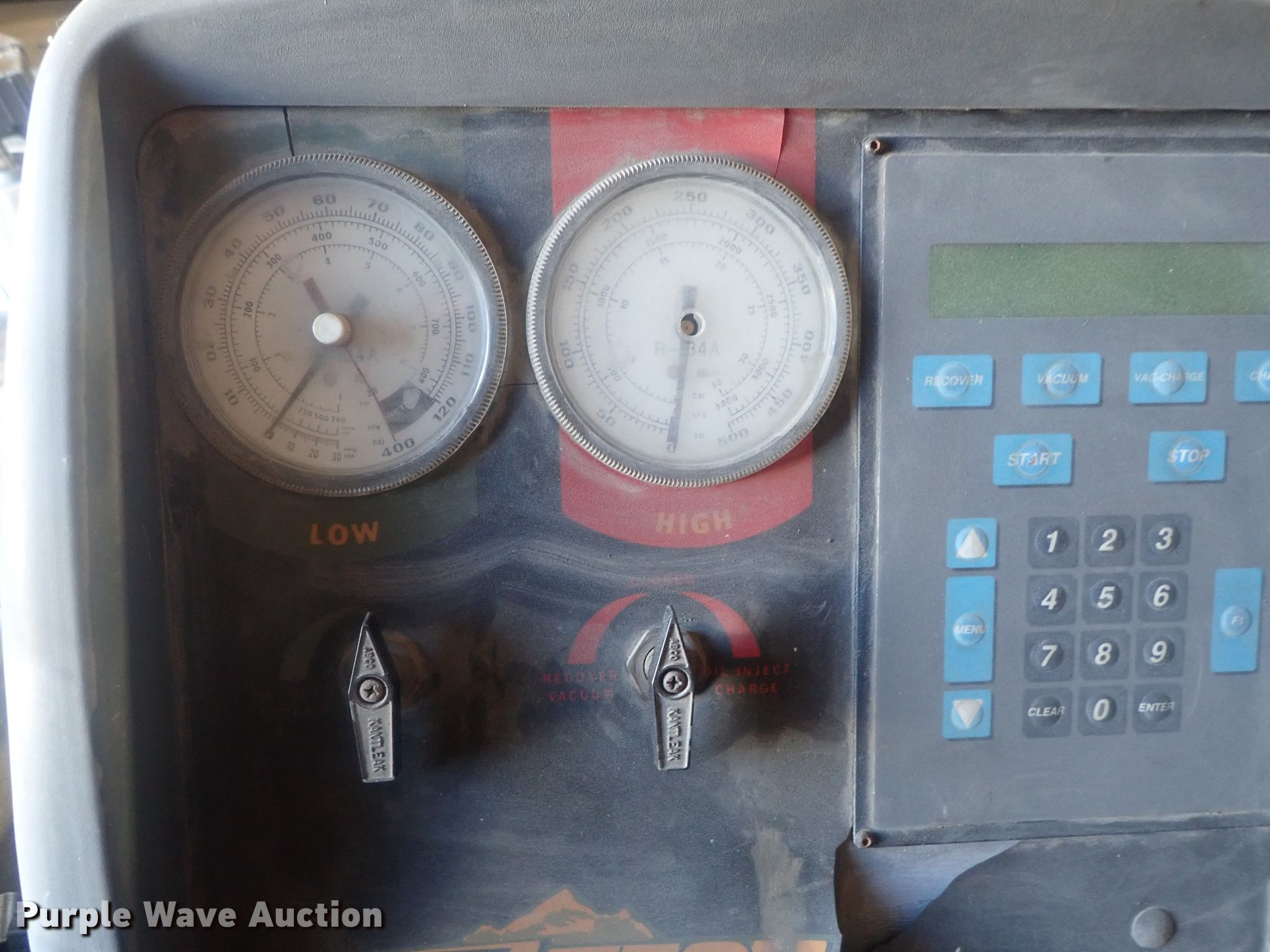 Robinair Cooltech 700 reclaimer in Newton, KS | Item EV9794 sold ...