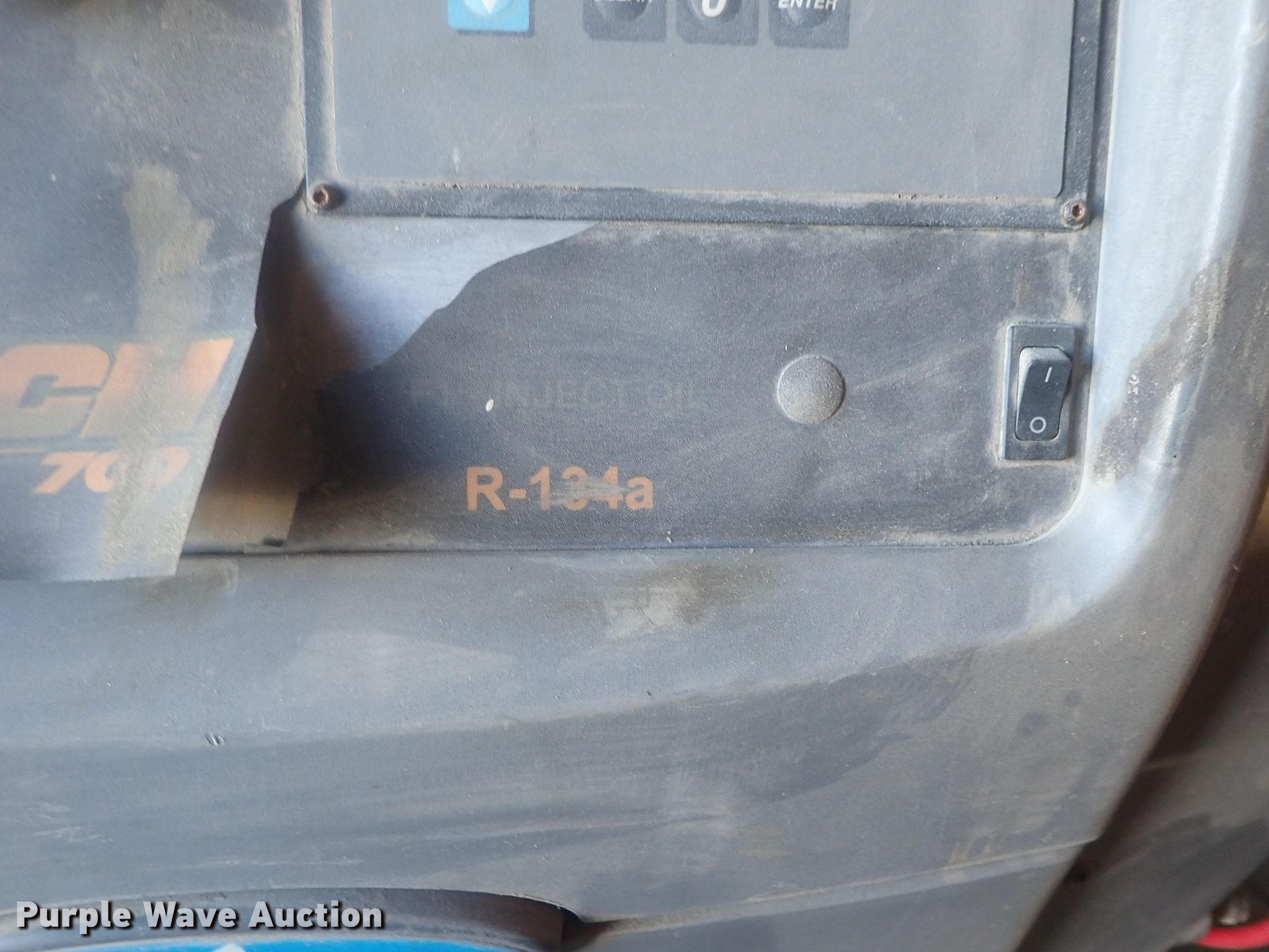 Robinair Cooltech 700 reclaimer in Newton, KS | Item EV9794 sold ...