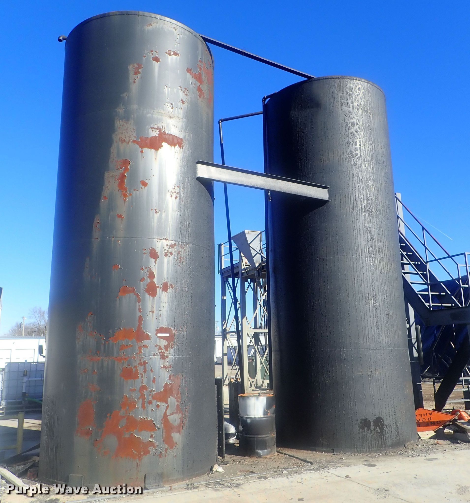 (2) steel emulsion tanks in Newton, KS | Item EV9798 sold | Purple Wave