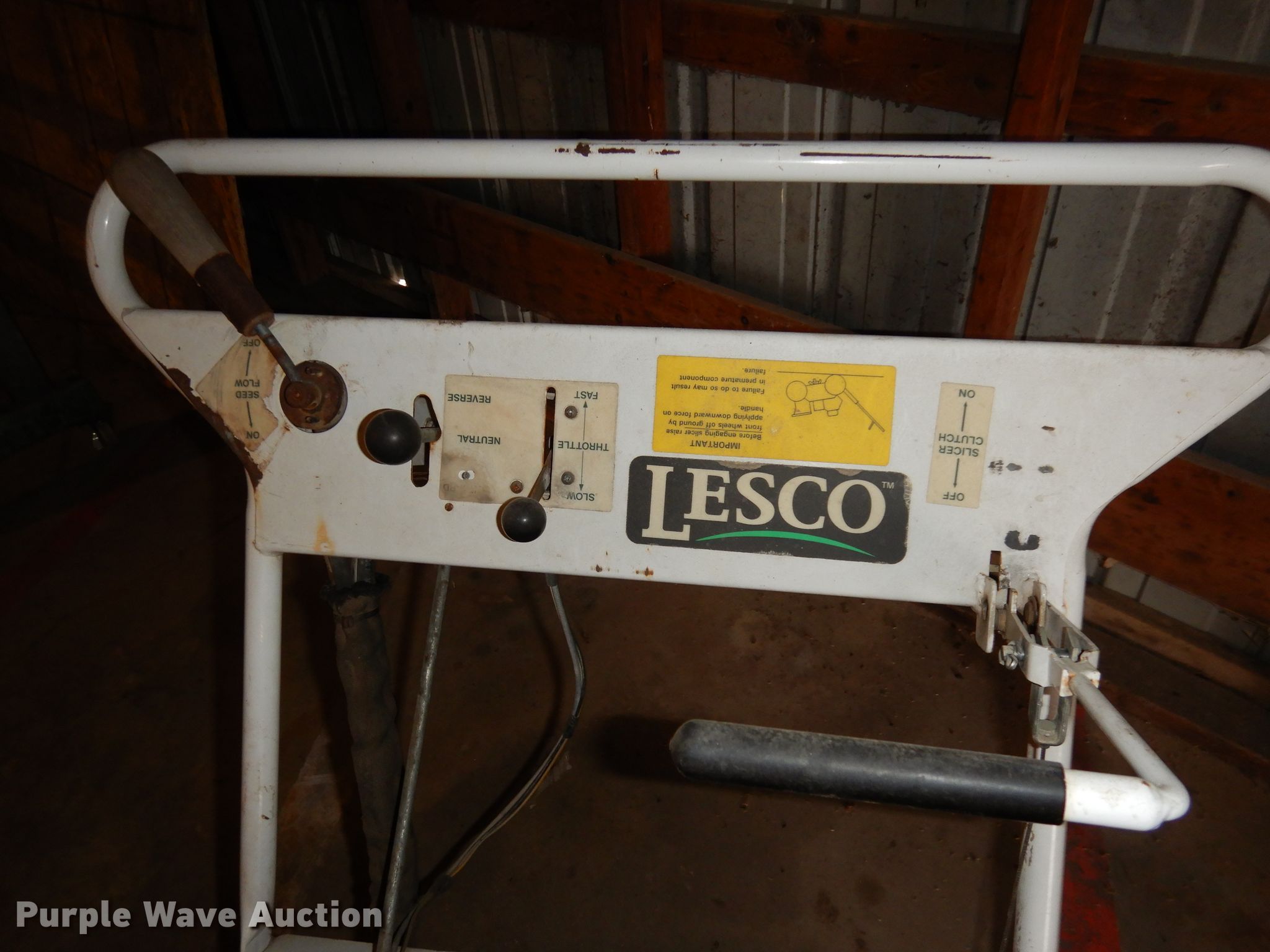Lesco Renovator 20 top seeder/slicer in Saint Marys, KS | Item HE9314 ...