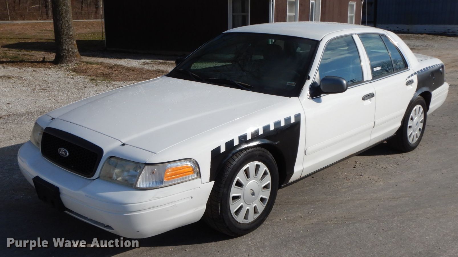 2006 Ford Crown Victoria in Memphis, MO | Item HP9130 sold | Purple Wave