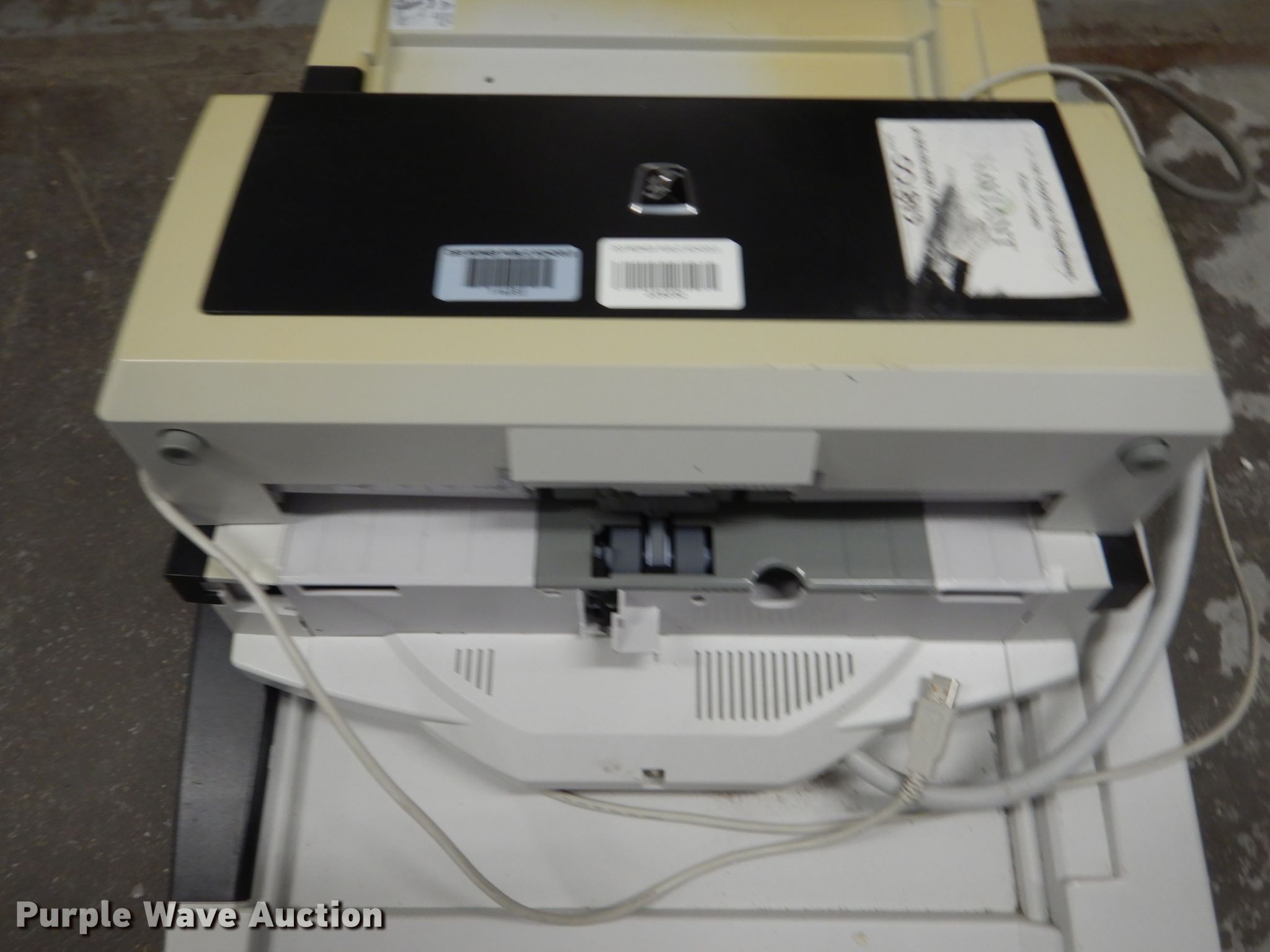 Fujitsu FI-6770 scanner in Des Moines, IA | Item HU9848 sold | Purple Wave