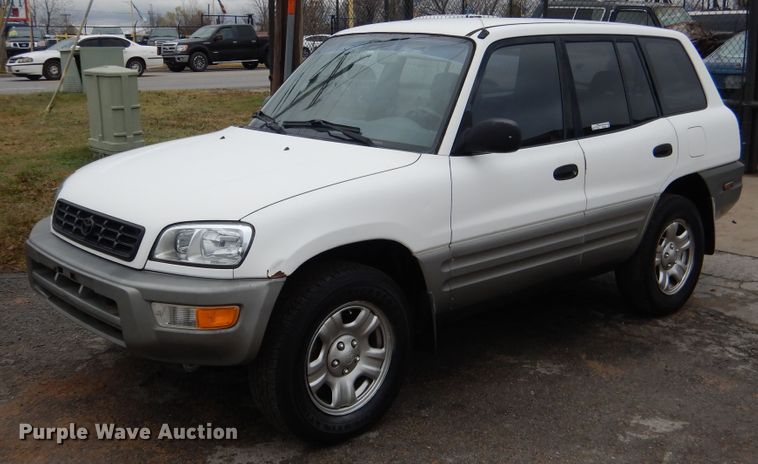 2000 Toyota RAV4 SUV in Tulsa, OK | Item ET9030 sold | Purple Wave