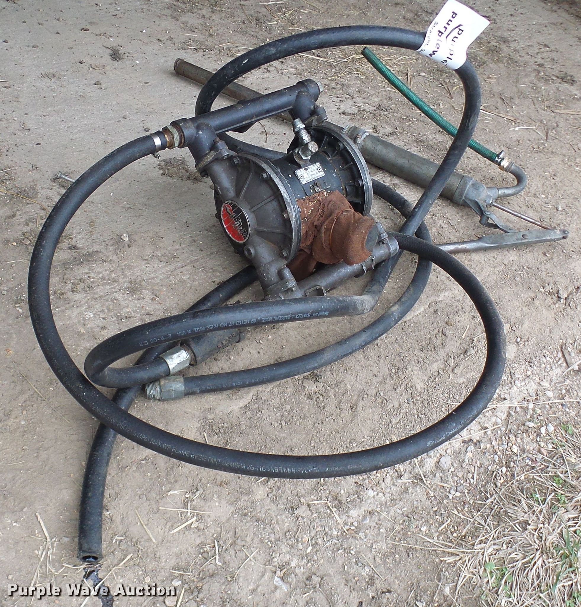 Husky 1040 transfer pump in Eldon, MO | Item DC2851 sold | Purple Wave