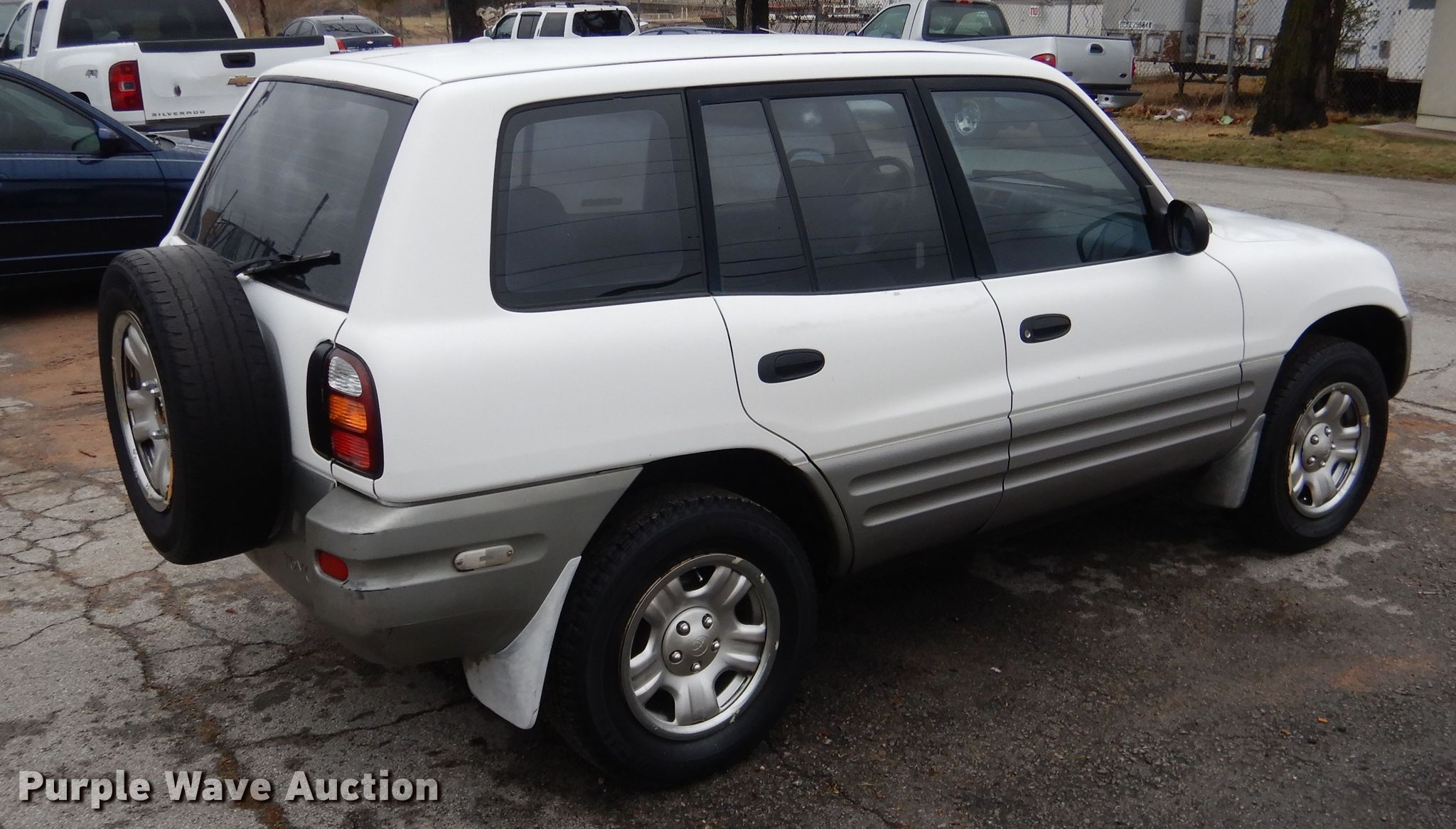2000 Toyota RAV4 SUV in Tulsa, OK | Item ET9030 sold | Purple Wave