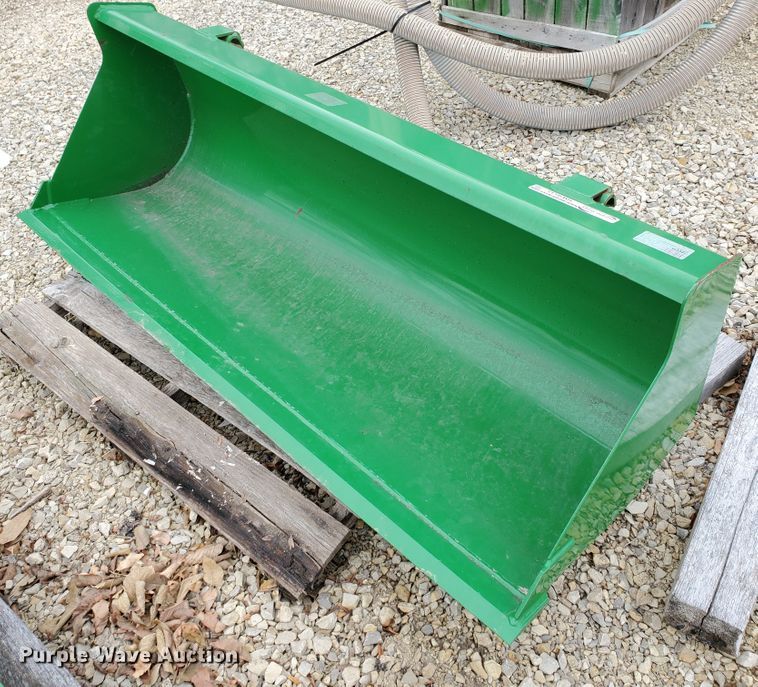 2015 John Deere bucket in Concordia, KS | Item HW9533 for sale | Purple ...