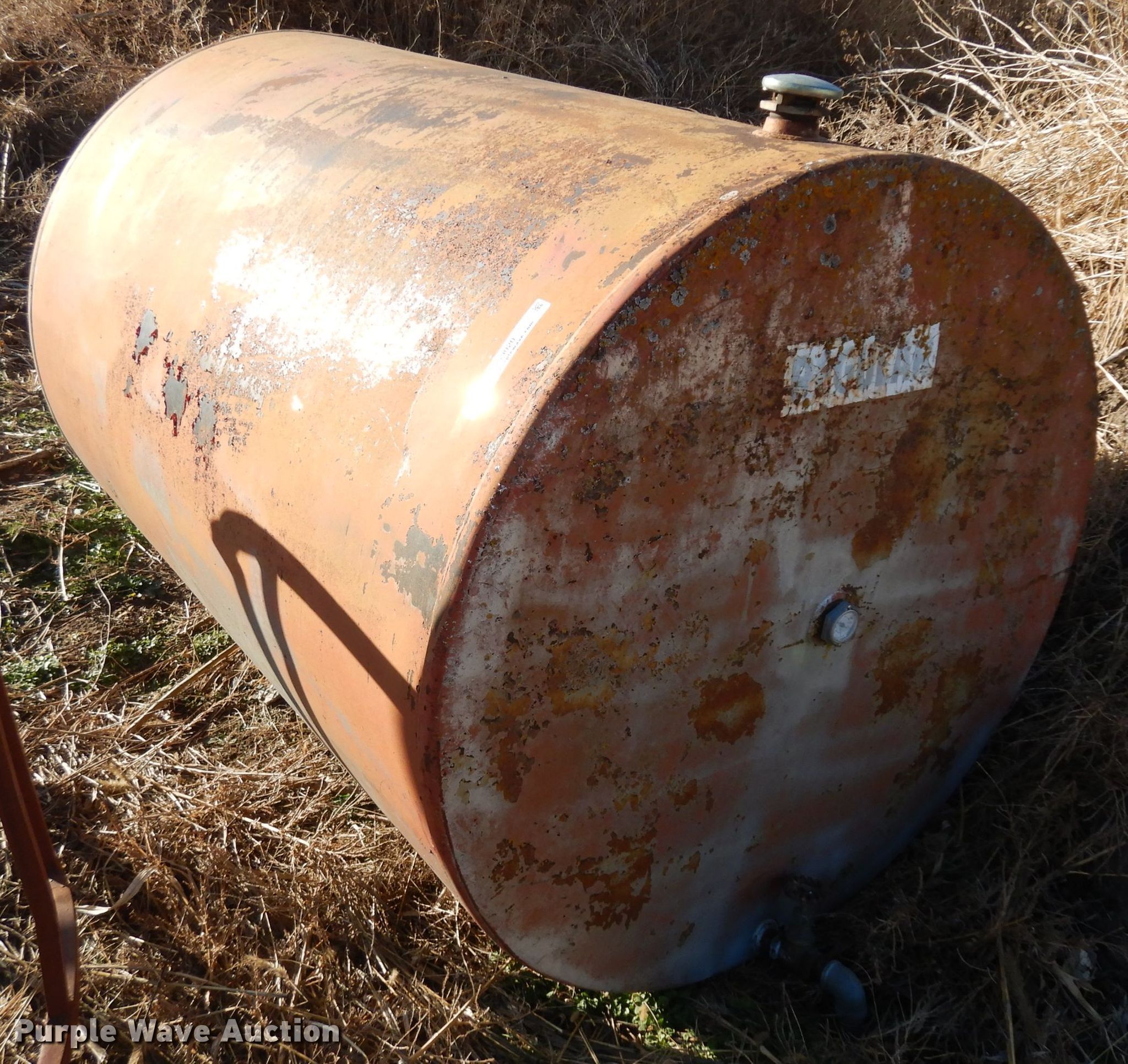 Fuel tank in Clay Center, KS | Item IG9020 sold | Purple Wave